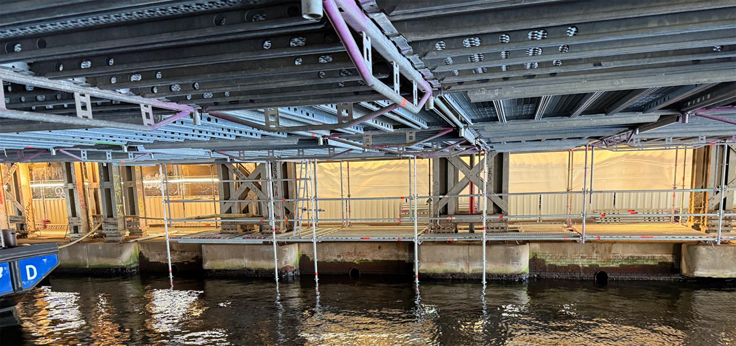 Hangsteiger spoorbrug | Layher | Layher